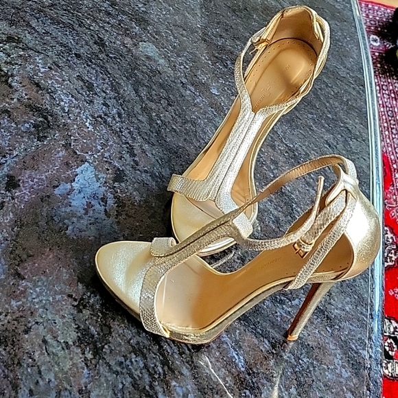 Halston Heritage | Shoes | Halston Heritahe Sandals Sz 8 | Poshmark